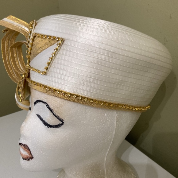 Verucci | Accessories | Nwt Beautiful Church Dress Hat By Verucci ...